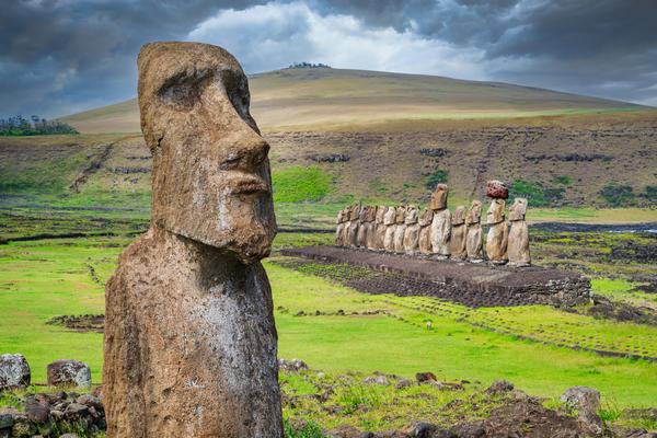 Forest Fire Damages Iconic Easter Island Statues | Travelsmart